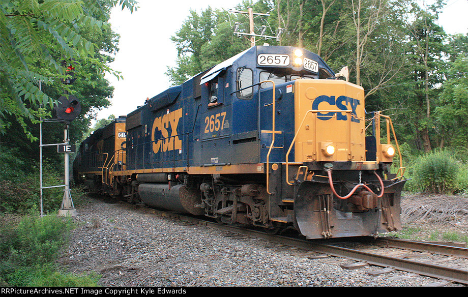 CSX GP38-2 #2657 on C764-17